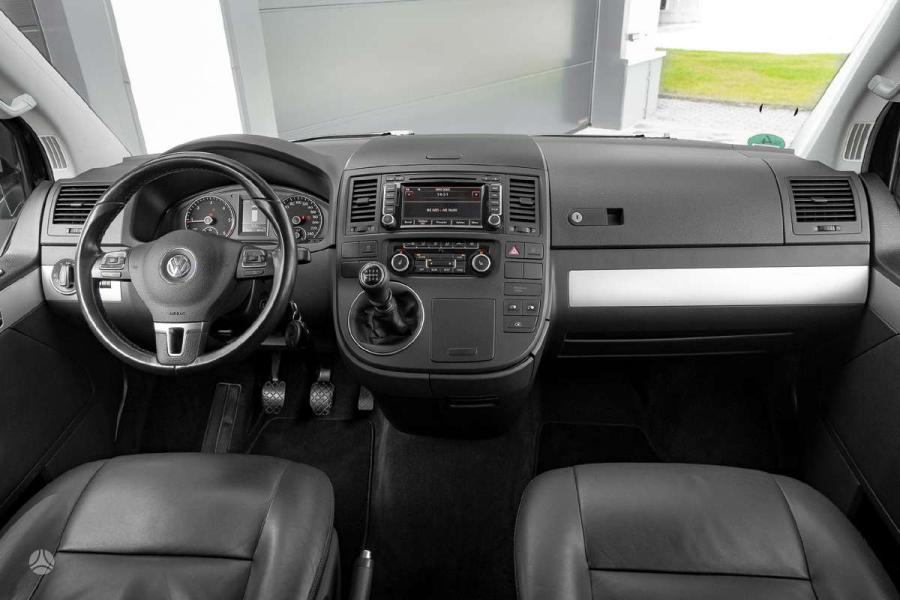Melns Volkswagen Multivan 2012 Rīga, ar dzinēja tilpumu 2.00 L un nobraukumu 230 tūkst. km par 17999 €, foto 14 vietnē AUTOMOTO.COM.LV