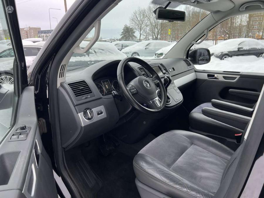 Melns Volkswagen Multivan 2013 Kėdainiai, ar dzinēja tilpumu 1.97 L un nobraukumu 281 tūkst. km par 17650 €, foto 19 vietnē AUTOMOTO.COM.LV