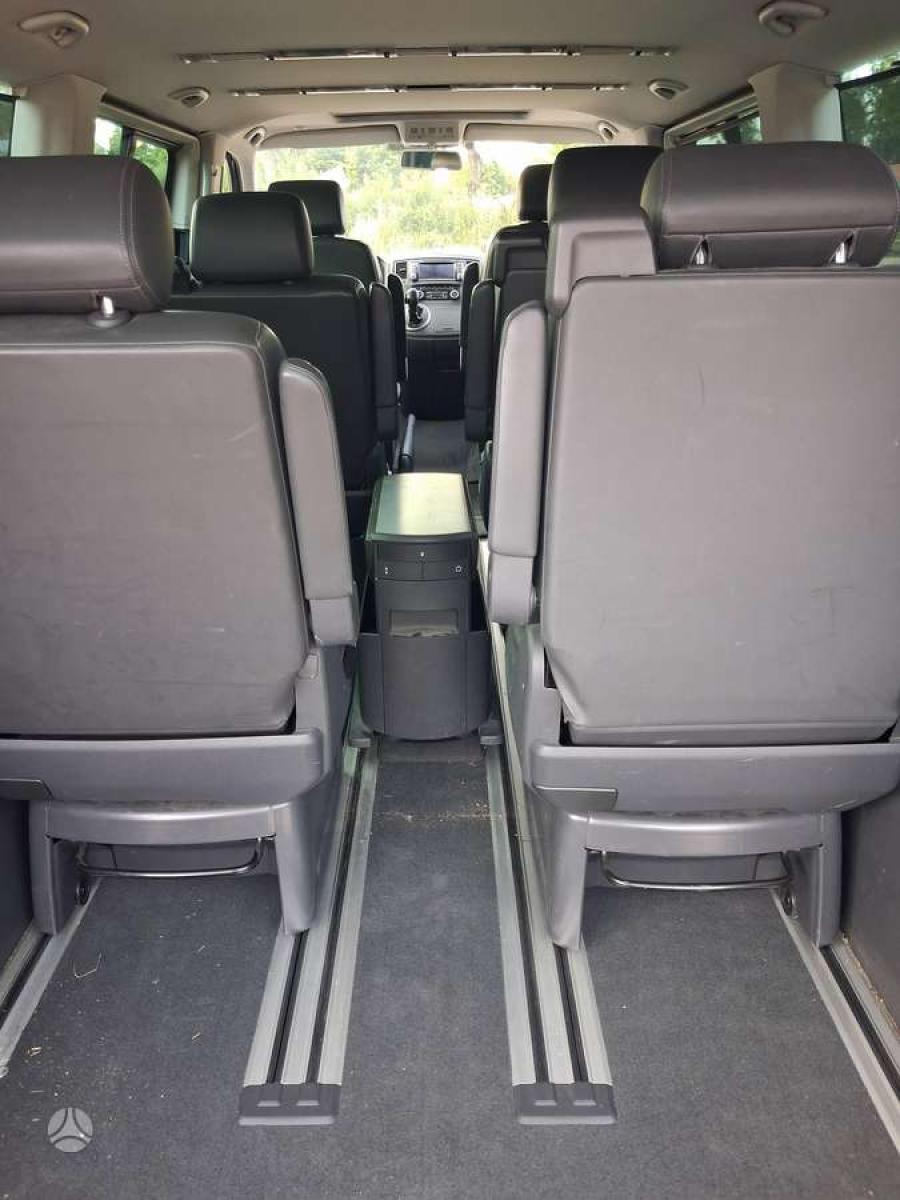 Melns Volkswagen Multivan 2013 Rokiškis, ar dzinēja tilpumu 2.00 L un nobraukumu 171 tūkst. km par 16600 €, foto 21 vietnē AUTOMOTO.COM.LV