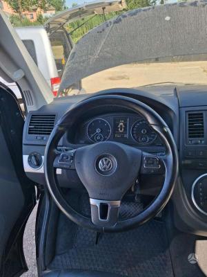 Melns Volkswagen Multivan 2013 Rokiškis, ar dzinēja tilpumu 2.00 L un nobraukumu 171 tūkst. km par 16600 €, foto 23 vietnē AUTOMOTO.COM.LV