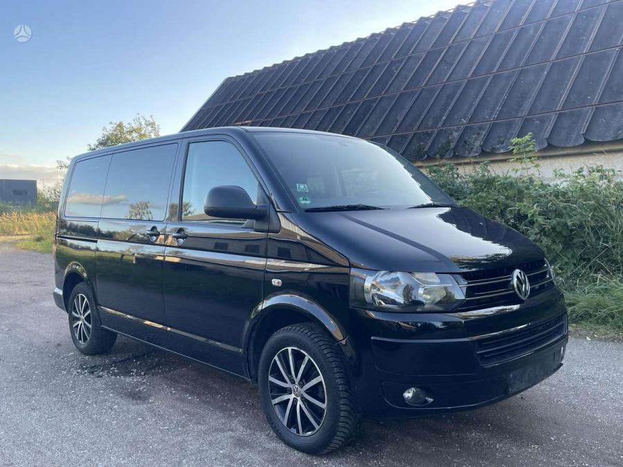 Melns Volkswagen Multivan 2013 Kauņa, ar dzinēja tilpumu 1.97 L un nobraukumu 186 tūkst. km par 13950 €, foto 5 vietnē AUTOMOTO.COM.LV