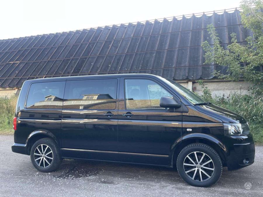 Melns Volkswagen Multivan 2013 Kauņa, ar dzinēja tilpumu 1.97 L un nobraukumu 186 tūkst. km par 13950 €, foto 6 vietnē AUTOMOTO.COM.LV