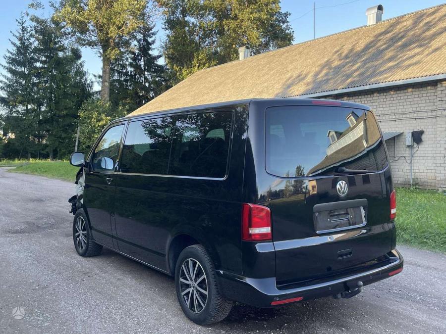 Melns Volkswagen Multivan 2013 Kauņa, ar dzinēja tilpumu 1.97 L un nobraukumu 186 tūkst. km par 13950 €, foto 9 vietnē AUTOMOTO.COM.LV