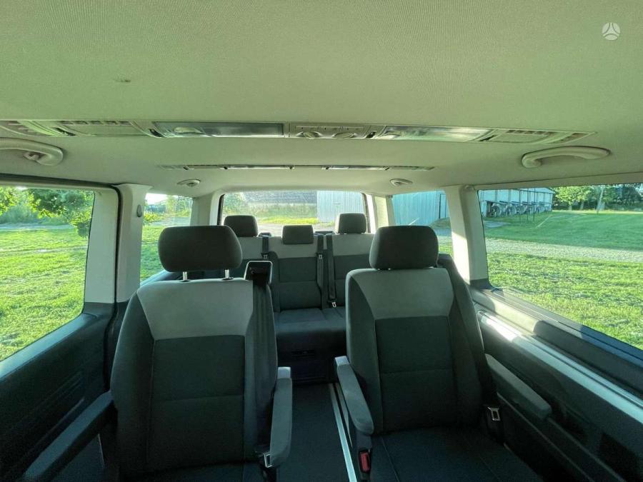 Melns Volkswagen Multivan 2013 Kauņa, ar dzinēja tilpumu 1.97 L un nobraukumu 186 tūkst. km par 13950 €, foto 22 vietnē AUTOMOTO.COM.LV