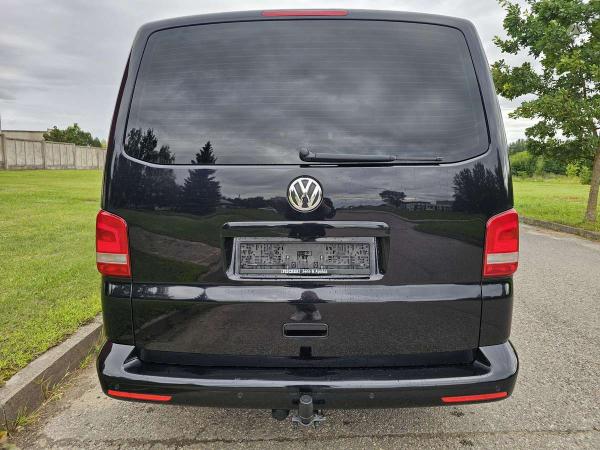 Black Volkswagen Multivan 2014 in Kedainiai, with an engine capacity of 2.00 L and mileage of 277 thousand km for 19300 €, photo 8 on AUTOMOTO.COM.LV