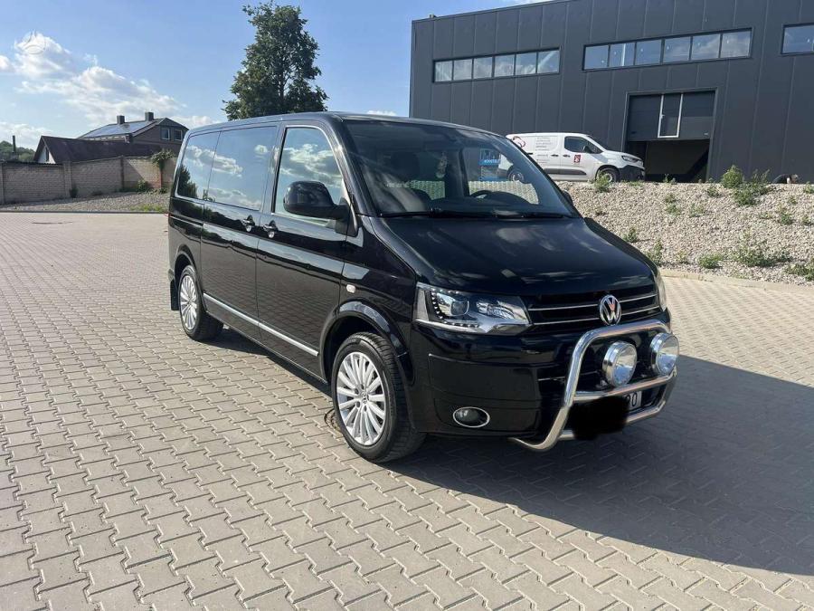 Melns Volkswagen Multivan 2014 Kauņa, ar dzinēja tilpumu 2.00 L un nobraukumu 289 tūkst. km par 11850 €, foto 1 vietnē AUTOMOTO.COM.LV