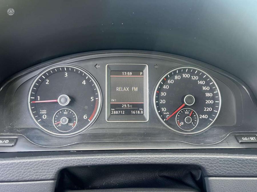 Melns Volkswagen Multivan 2014 Kauņa, ar dzinēja tilpumu 2.00 L un nobraukumu 289 tūkst. km par 11850 €, foto 21 vietnē AUTOMOTO.COM.LV