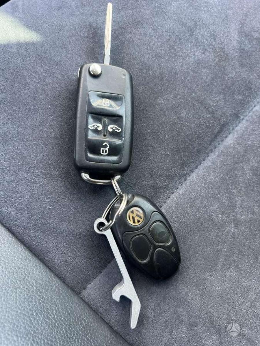 Melns Volkswagen Multivan 2014 Kauņa, ar dzinēja tilpumu 2.00 L un nobraukumu 289 tūkst. km par 11850 €, foto 24 vietnē AUTOMOTO.COM.LV