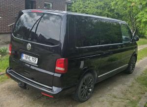 Black Volkswagen Multivan 2014 in Vilnius, with an engine capacity of 2.00 L and mileage of 320 thousand km for 16000 €, photo 4 on AUTOMOTO.COM.LV