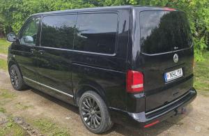 Black Volkswagen Multivan 2014 in Vilnius, with an engine capacity of 2.00 L and mileage of 320 thousand km for 16000 €, photo 5 on AUTOMOTO.COM.LV