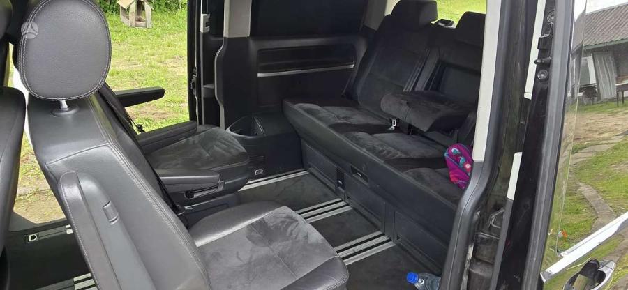 Black Volkswagen Multivan 2014 in Vilnius, with an engine capacity of 2.00 L and mileage of 320 thousand km for 16000 €, photo 8 on AUTOMOTO.COM.LV