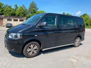 Black Volkswagen Multivan 2015 in Raseiniai, with an engine capacity of 2.00 L and mileage of 418 thousand km for 13300 €, photo 8 on AUTOMOTO.COM.LV