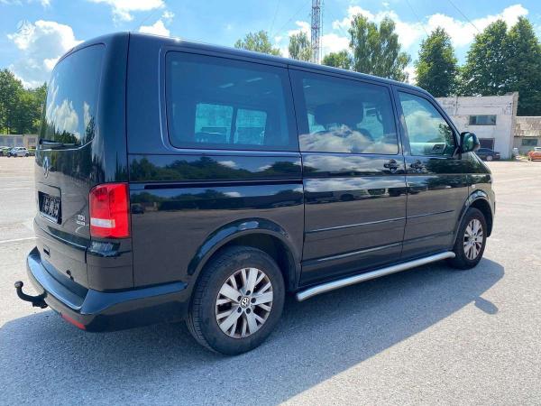 Melns Volkswagen Multivan 2015 Raseiniai, ar dzinēja tilpumu 2.00 L un nobraukumu 418 tūkst. km par 13300 €, foto 8 vietnē AUTOMOTO.COM.LV