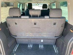 Black Volkswagen Multivan 2015 in Raseiniai, with an engine capacity of 2.00 L and mileage of 418 thousand km for 13300 €, photo 22 on AUTOMOTO.COM.LV