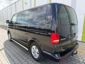 Melns Volkswagen Multivan 2015 Raseiniai, ar dzinēja tilpumu 2.00 L un nobraukumu 419 tūkst. km par 13500 €, foto 4 vietnē AUTOMOTO.COM.LV