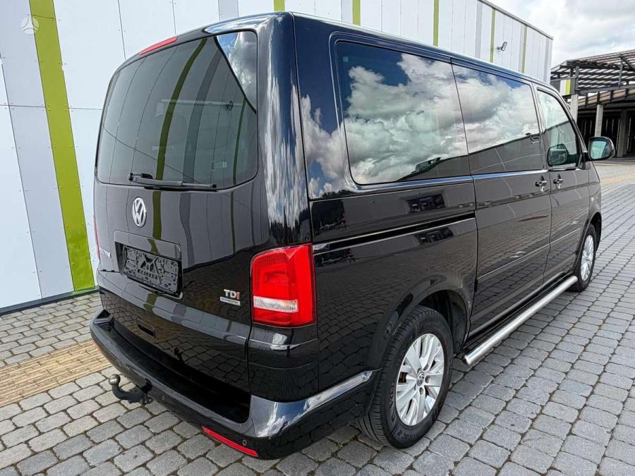 Melns Volkswagen Multivan 2015 Raseiniai, ar dzinēja tilpumu 2.00 L un nobraukumu 419 tūkst. km par 13500 €, foto 6 vietnē AUTOMOTO.COM.LV