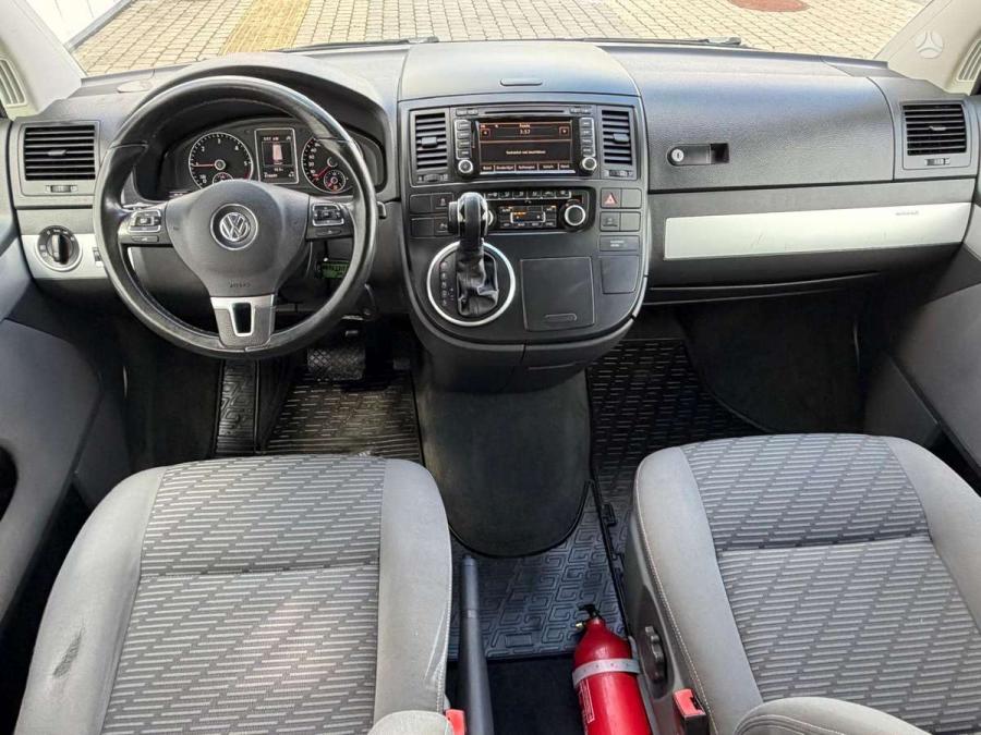 Melns Volkswagen Multivan 2015 Raseiniai, ar dzinēja tilpumu 2.00 L un nobraukumu 419 tūkst. km par 13500 €, foto 12 vietnē AUTOMOTO.COM.LV
