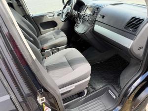 Melns Volkswagen Multivan 2015 Raseiniai, ar dzinēja tilpumu 2.00 L un nobraukumu 419 tūkst. km par 13500 €, foto 13 vietnē AUTOMOTO.COM.LV