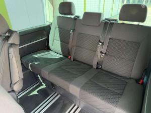 Melns Volkswagen Multivan 2015 Raseiniai, ar dzinēja tilpumu 2.00 L un nobraukumu 419 tūkst. km par 13500 €, foto 16 vietnē AUTOMOTO.COM.LV