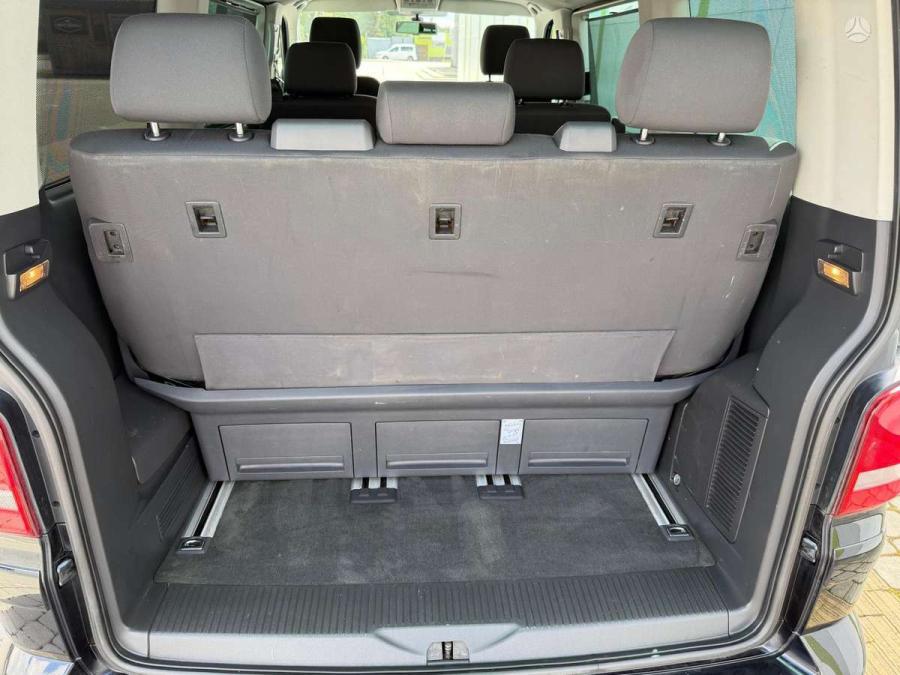 Melns Volkswagen Multivan 2015 Raseiniai, ar dzinēja tilpumu 2.00 L un nobraukumu 419 tūkst. km par 13500 €, foto 18 vietnē AUTOMOTO.COM.LV