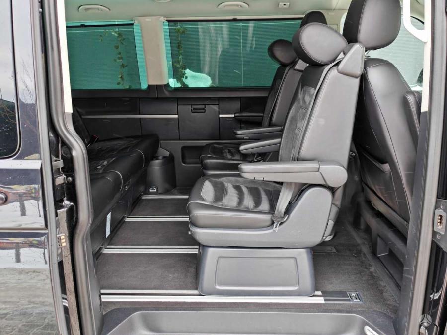 Black Volkswagen Multivan 2016 in Klaipeda, with an engine capacity of 2.00 L and mileage of 241 thousand km for 25500 €, photo 29 on AUTOMOTO.COM.LV
