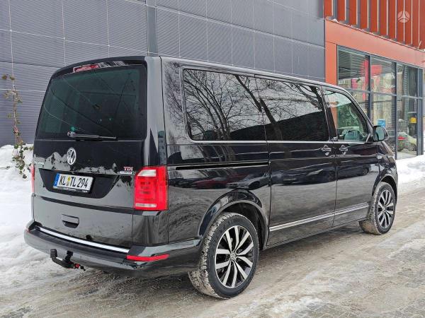 Black Volkswagen Multivan 2016 in Klaipeda, with an engine capacity of 2.00 L and mileage of 241 thousand km for 25999 €, photo 5 on AUTOMOTO.COM.LV