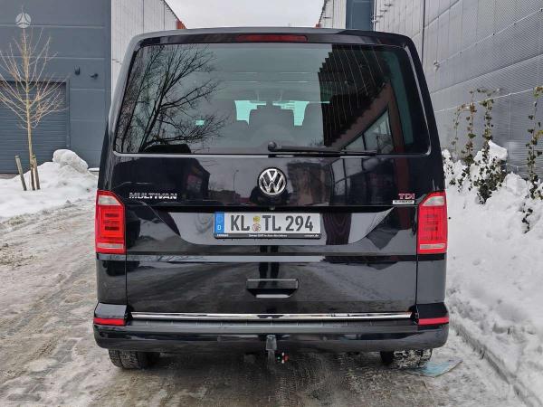 Black Volkswagen Multivan 2016 in Klaipeda, with an engine capacity of 2.00 L and mileage of 241 thousand km for 25999 €, photo 6 on AUTOMOTO.COM.LV