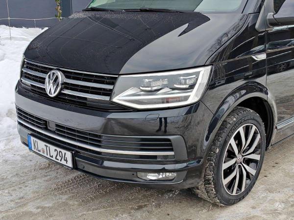 Black Volkswagen Multivan 2016 in Klaipeda, with an engine capacity of 2.00 L and mileage of 241 thousand km for 25999 €, photo 9 on AUTOMOTO.COM.LV