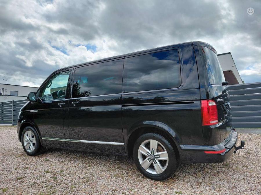 Melns Volkswagen Multivan 2016 Vilkaviškis, ar dzinēja tilpumu 2.00 L un nobraukumu 191 tūkst. km par 20500 €, foto 7 vietnē AUTOMOTO.COM.LV