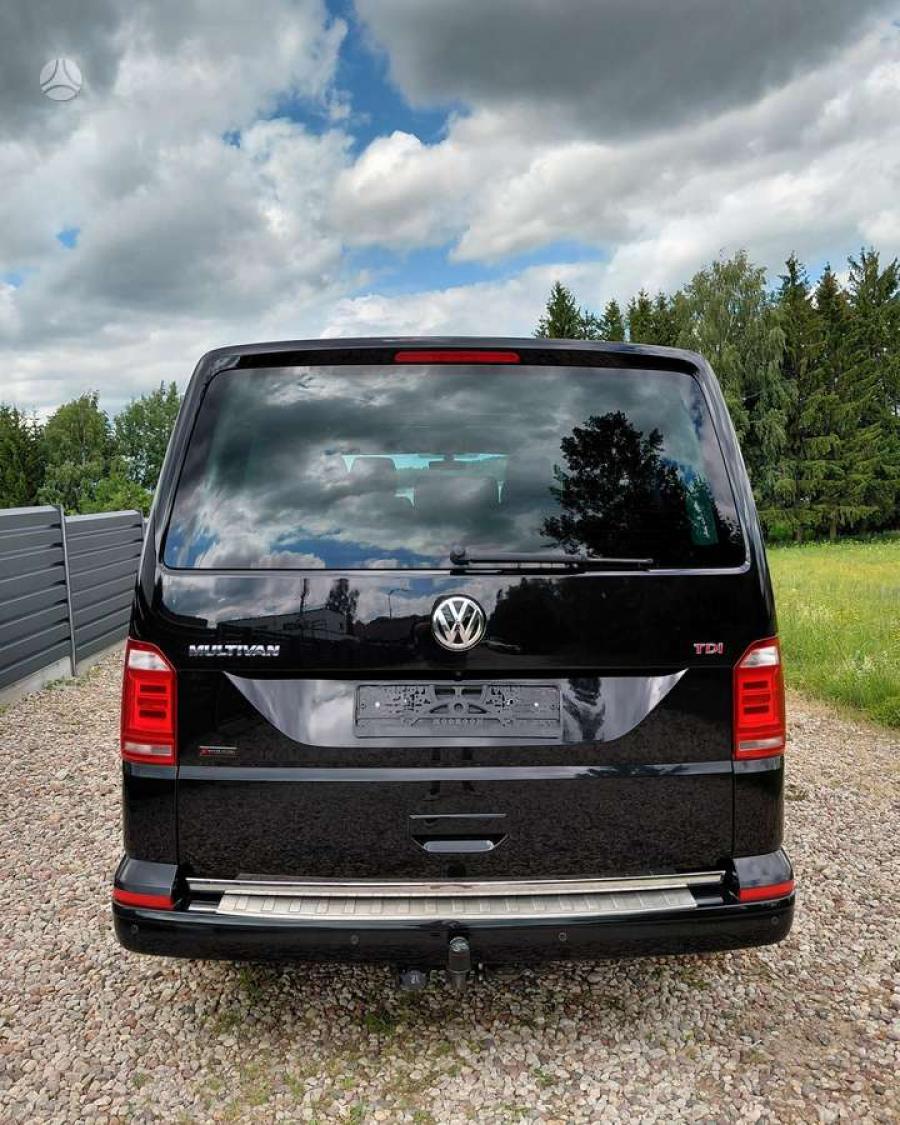 Melns Volkswagen Multivan 2016 Vilkaviškis, ar dzinēja tilpumu 2.00 L un nobraukumu 191 tūkst. km par 20500 €, foto 10 vietnē AUTOMOTO.COM.LV