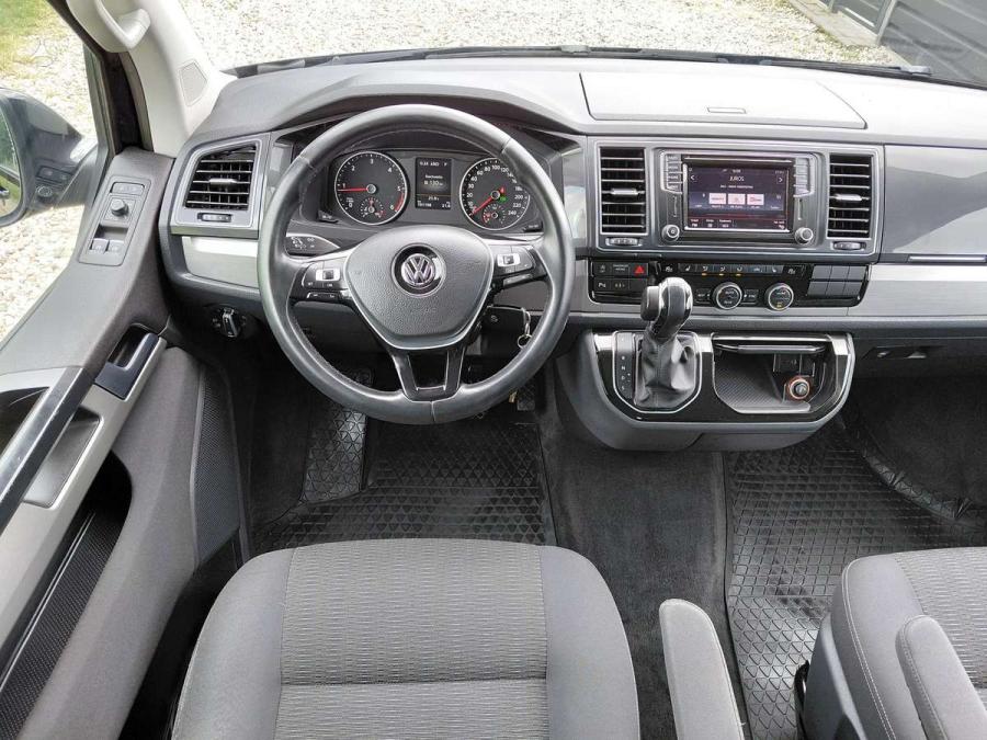 Melns Volkswagen Multivan 2016 Vilkaviškis, ar dzinēja tilpumu 2.00 L un nobraukumu 191 tūkst. km par 20500 €, foto 26 vietnē AUTOMOTO.COM.LV