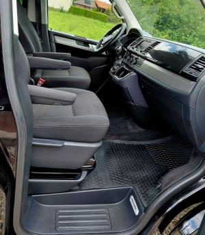Melns Volkswagen Multivan 2016 Vilkaviškis, ar dzinēja tilpumu 2.00 L un nobraukumu 191 tūkst. km par 20500 €, foto 34 vietnē AUTOMOTO.COM.LV