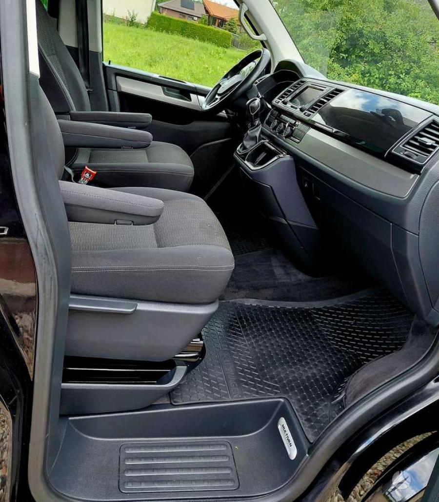 Melns Volkswagen Multivan 2016 Vilkaviškis, ar dzinēja tilpumu 2.00 L un nobraukumu 191 tūkst. km par 20500 €, foto 34 vietnē AUTOMOTO.COM.LV