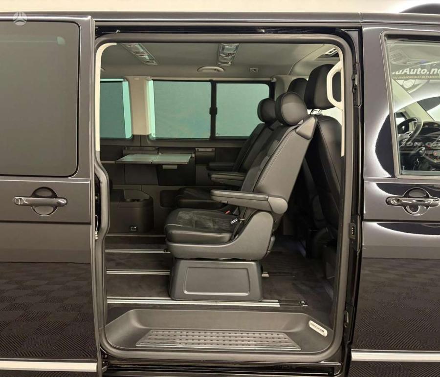 Black Volkswagen Multivan 2017 in Marijampole, with an engine capacity of 1.97 L and mileage of 211 thousand km for 24999 €, photo 21 on AUTOMOTO.COM.LV