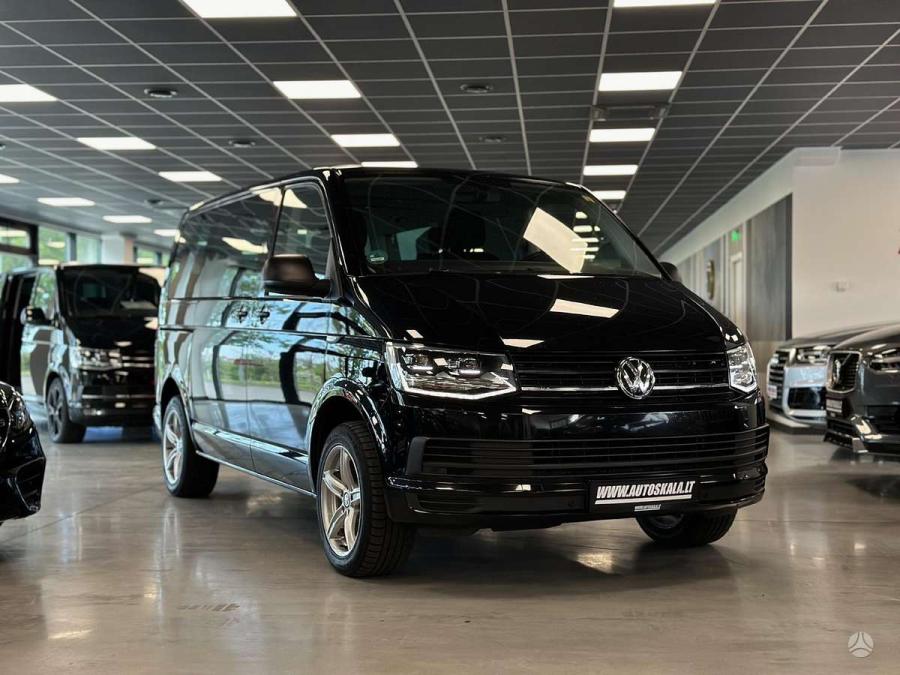 Melns Volkswagen Multivan 2017 Klaipėda, ar dzinēja tilpumu 1.97 L un nobraukumu 297 tūkst. km par 24900 €, foto 1 vietnē AUTOMOTO.COM.LV