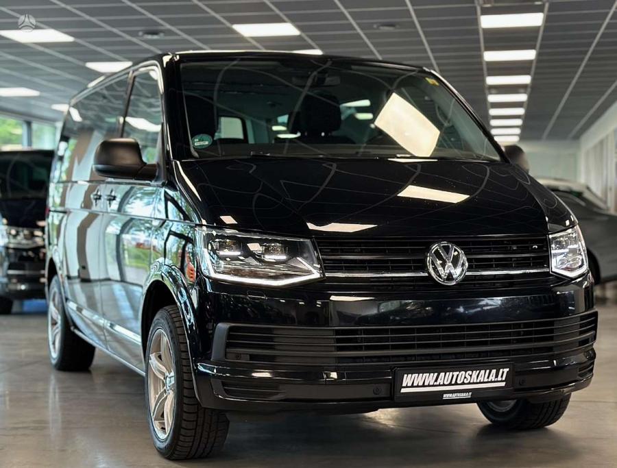 Melns Volkswagen Multivan 2017 Klaipėda, ar dzinēja tilpumu 1.97 L un nobraukumu 297 tūkst. km par 24900 €, foto 16 vietnē AUTOMOTO.COM.LV