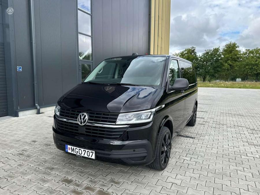 Melns Volkswagen Multivan 2021 Klaipėda, ar dzinēja tilpumu 2.00 L un nobraukumu 37 tūkst. km par 43500 €, foto 7 vietnē AUTOMOTO.COM.LV