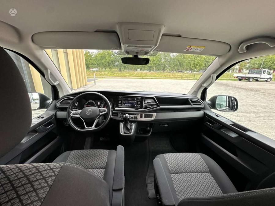 Melns Volkswagen Multivan 2021 Klaipėda, ar dzinēja tilpumu 2.00 L un nobraukumu 37 tūkst. km par 43500 €, foto 9 vietnē AUTOMOTO.COM.LV