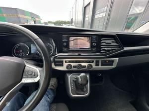 Melns Volkswagen Multivan 2021 Klaipėda, ar dzinēja tilpumu 2.00 L un nobraukumu 37 tūkst. km par 43500 €, foto 10 vietnē AUTOMOTO.COM.LV