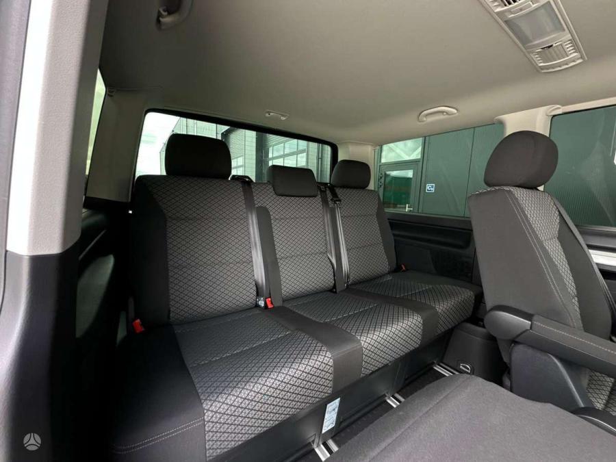 Melns Volkswagen Multivan 2021 Klaipėda, ar dzinēja tilpumu 2.00 L un nobraukumu 37 tūkst. km par 43500 €, foto 12 vietnē AUTOMOTO.COM.LV