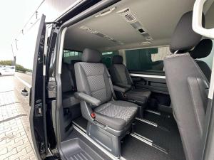 Melns Volkswagen Multivan 2021 Klaipėda, ar dzinēja tilpumu 2.00 L un nobraukumu 37 tūkst. km par 43500 €, foto 13 vietnē AUTOMOTO.COM.LV