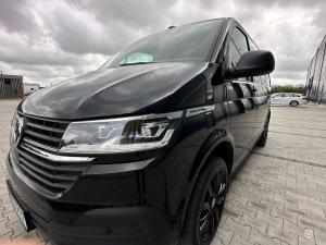 Melns Volkswagen Multivan 2021 Klaipėda, ar dzinēja tilpumu 2.00 L un nobraukumu 37 tūkst. km par 43500 €, foto 14 vietnē AUTOMOTO.COM.LV