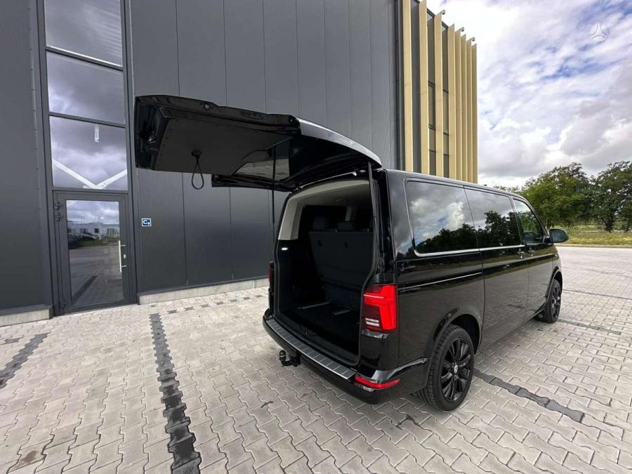 Melns Volkswagen Multivan 2021 Klaipėda, ar dzinēja tilpumu 2.00 L un nobraukumu 37 tūkst. km par 43500 €, foto 15 vietnē AUTOMOTO.COM.LV