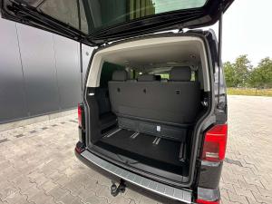 Melns Volkswagen Multivan 2021 Klaipėda, ar dzinēja tilpumu 2.00 L un nobraukumu 37 tūkst. km par 43500 €, foto 16 vietnē AUTOMOTO.COM.LV
