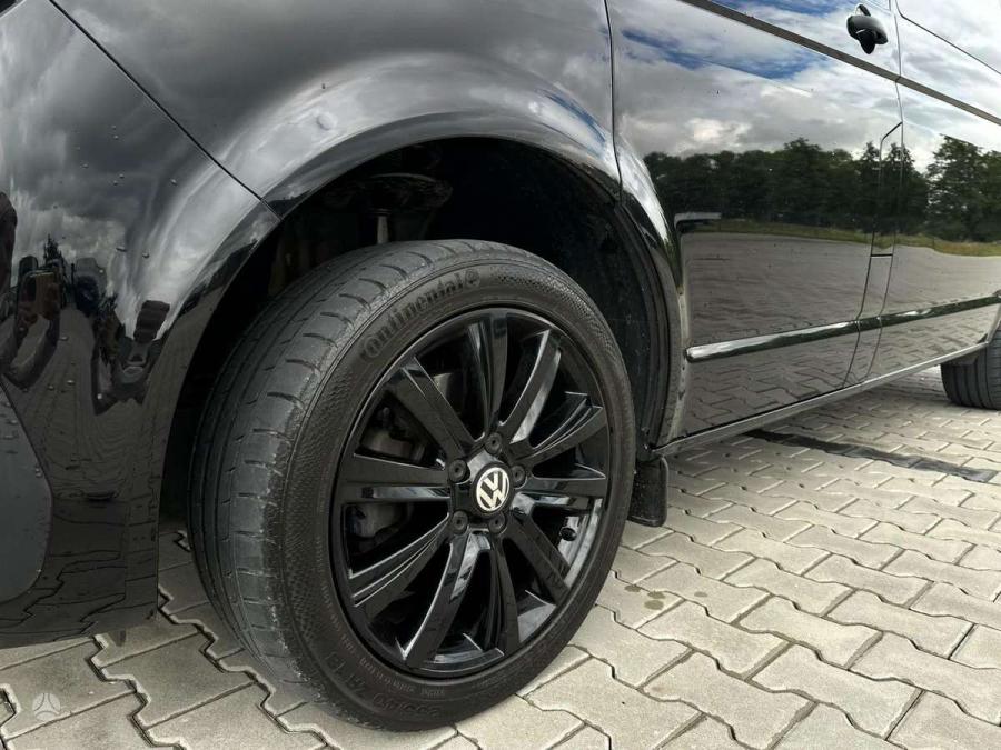 Melns Volkswagen Multivan 2021 Klaipėda, ar dzinēja tilpumu 2.00 L un nobraukumu 37 tūkst. km par 43500 €, foto 19 vietnē AUTOMOTO.COM.LV