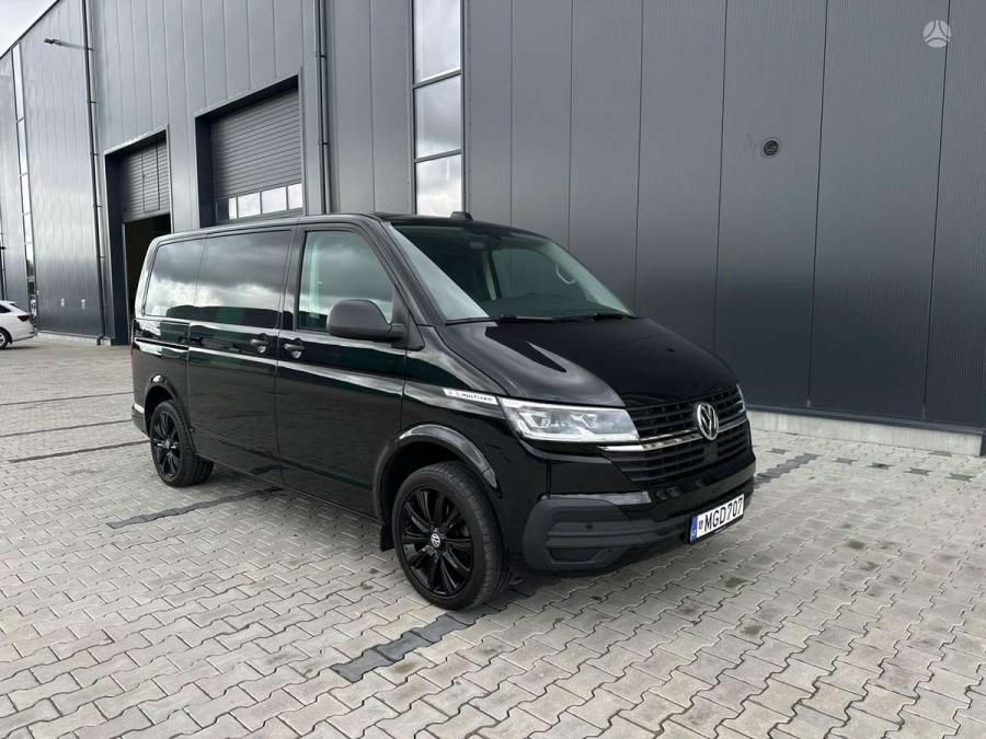 Melns Volkswagen Multivan 2021 Klaipėda, ar dzinēja tilpumu 2.00 L un nobraukumu 37 tūkst. km par 43500 €, foto 24 vietnē AUTOMOTO.COM.LV