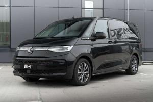 Melns Volkswagen Multivan 2024 Viļņa, ar dzinēja tilpumu 0.00 L un nobraukumu 2 tūkst. km par 54900 €, foto  vietnē AUTOMOTO.COM.LV