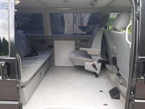 Melns Volkswagen Multivan 1996 Klaipėda, ar dzinēja tilpumu 2.50 L un nobraukumu 289 tūkst. km par 4650 €, foto 16 vietnē AUTOMOTO.COM.LV