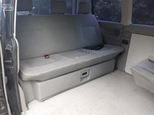 Melns Volkswagen Multivan 1996 Klaipėda, ar dzinēja tilpumu 2.50 L un nobraukumu 289 tūkst. km par 4650 €, foto 17 vietnē AUTOMOTO.COM.LV