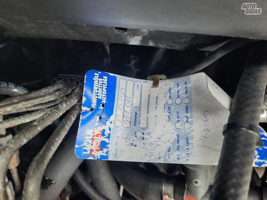 Melns Volkswagen Multivan 1996 Klaipėda, ar dzinēja tilpumu 2.50 L un nobraukumu 289 tūkst. km par 4650 €, foto 21 vietnē AUTOMOTO.COM.LV